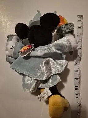 Disney | Toys | Mini Mouse Disney World Statue Of Liberty Nwt Plush ...